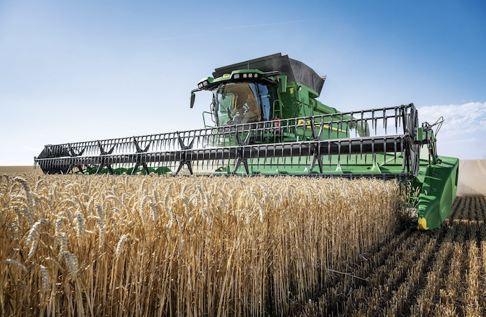 New John Deere Combine Provides Cutting-Edge Harvesting Technology