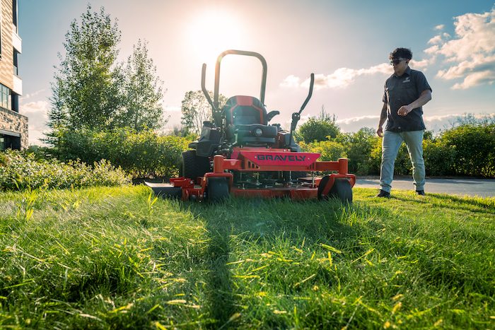AriensCo Gravely Pro-Turn 200
