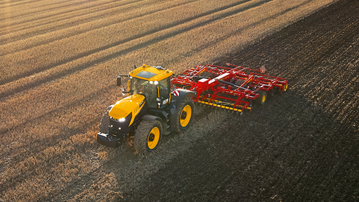 Hexagon | NovAtel SMART7 GNSS Receiver Guides JCB Fastrac iCON Tractor
