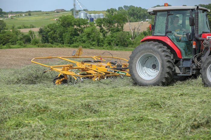 Vermeer 10 Series TE Tedder